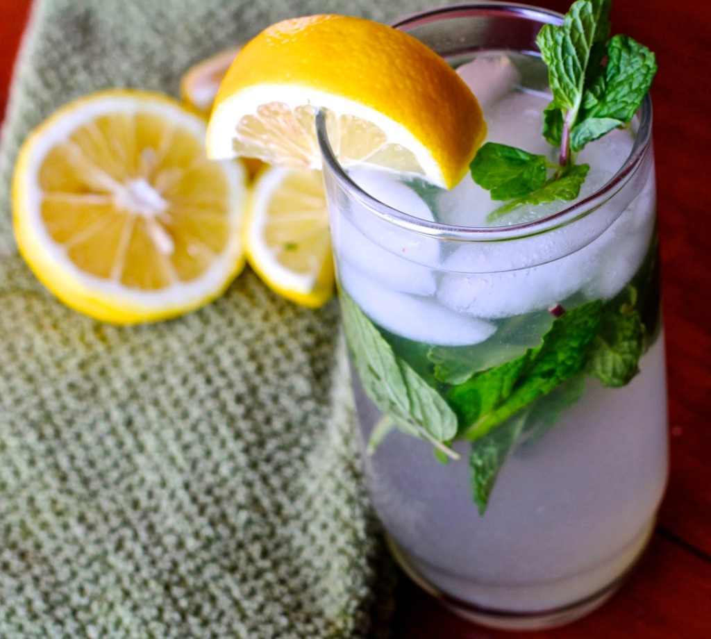 Lemon Mint Berry Flavored Water (So Refreshing!)